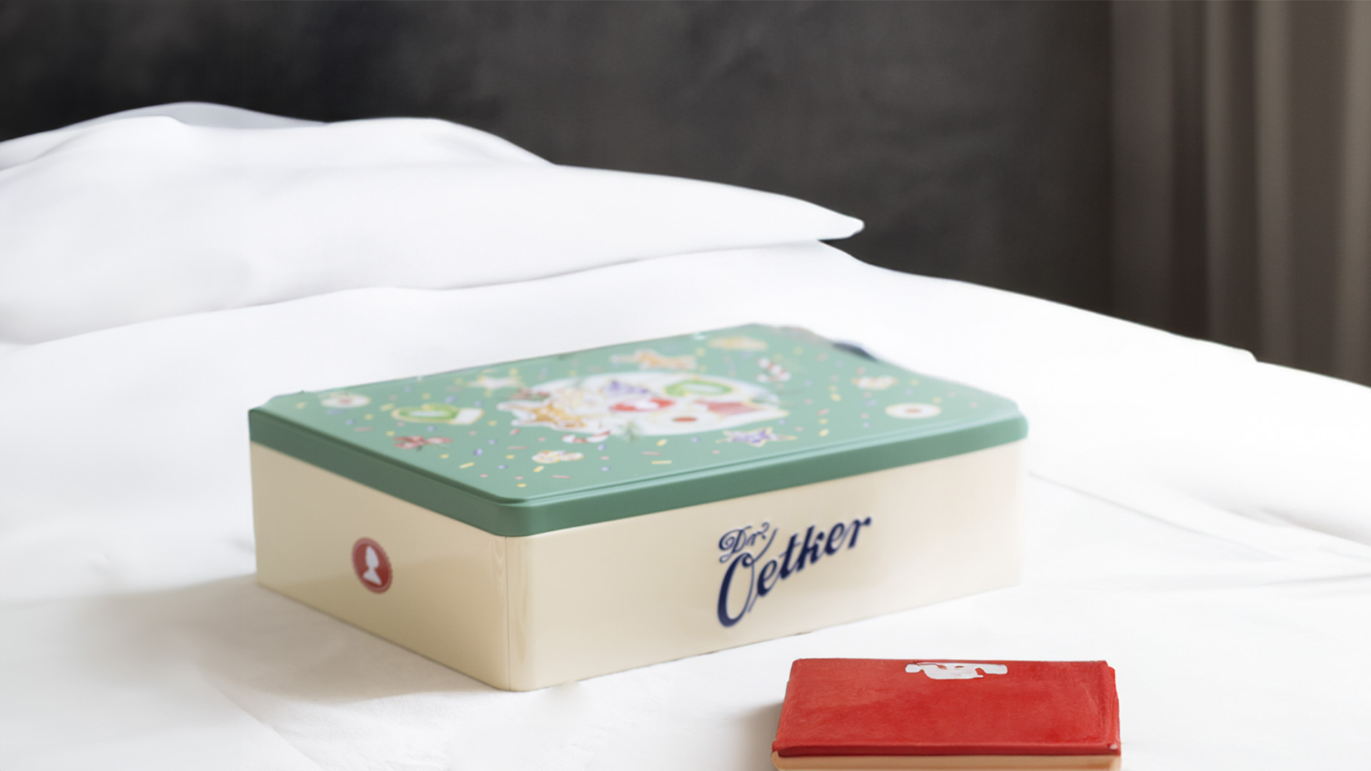 How Fancy Tins Add Ambiance as Room Decor