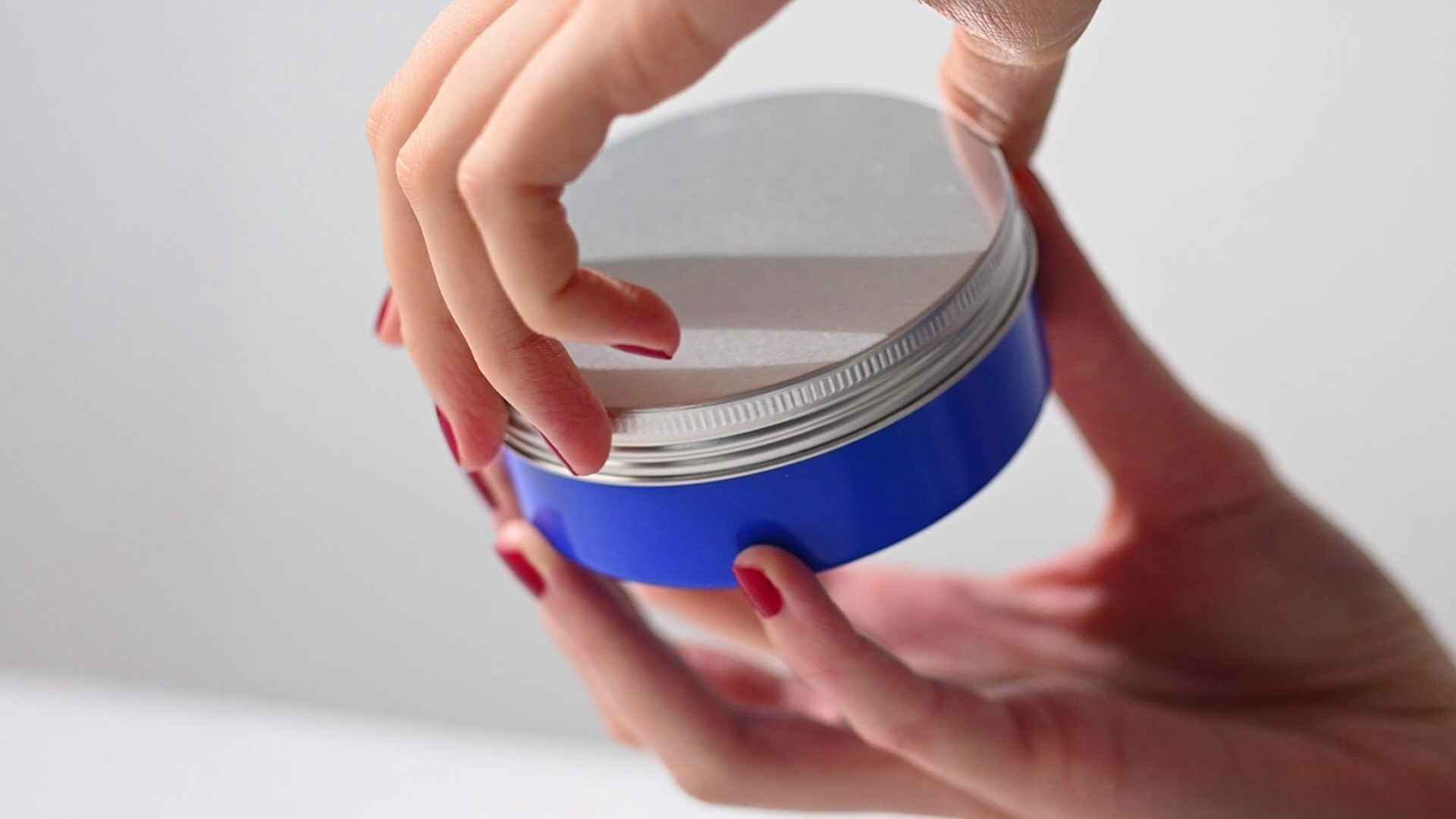 Premium Screw-Top Tins: Sustainable & Elegant Packaging for Lasting Impact